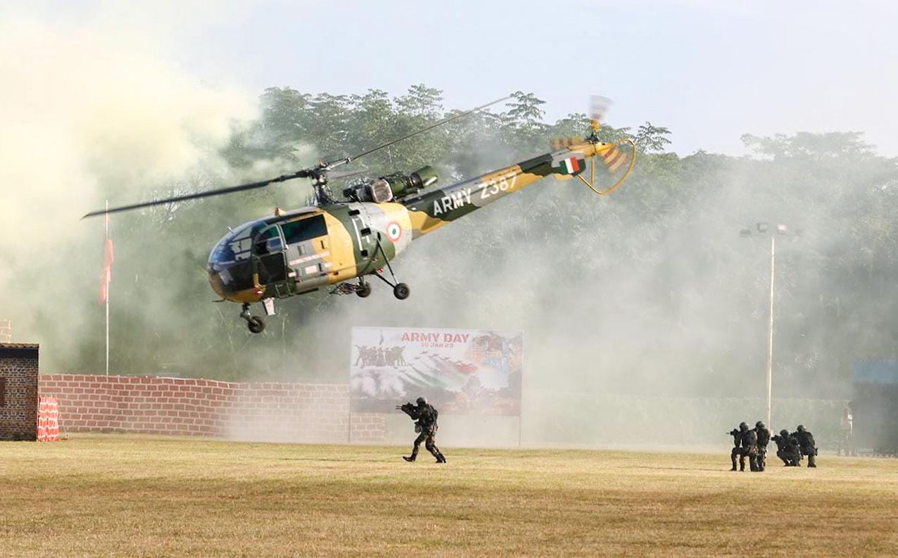 Defence Minister graces ‘Shaurya Sandhya’ organised as part of 75th ...
