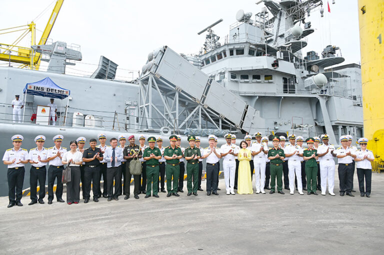 The Indian Navy’s Eastern Fleet Ships arrive at Da Nang, Vietnam ...